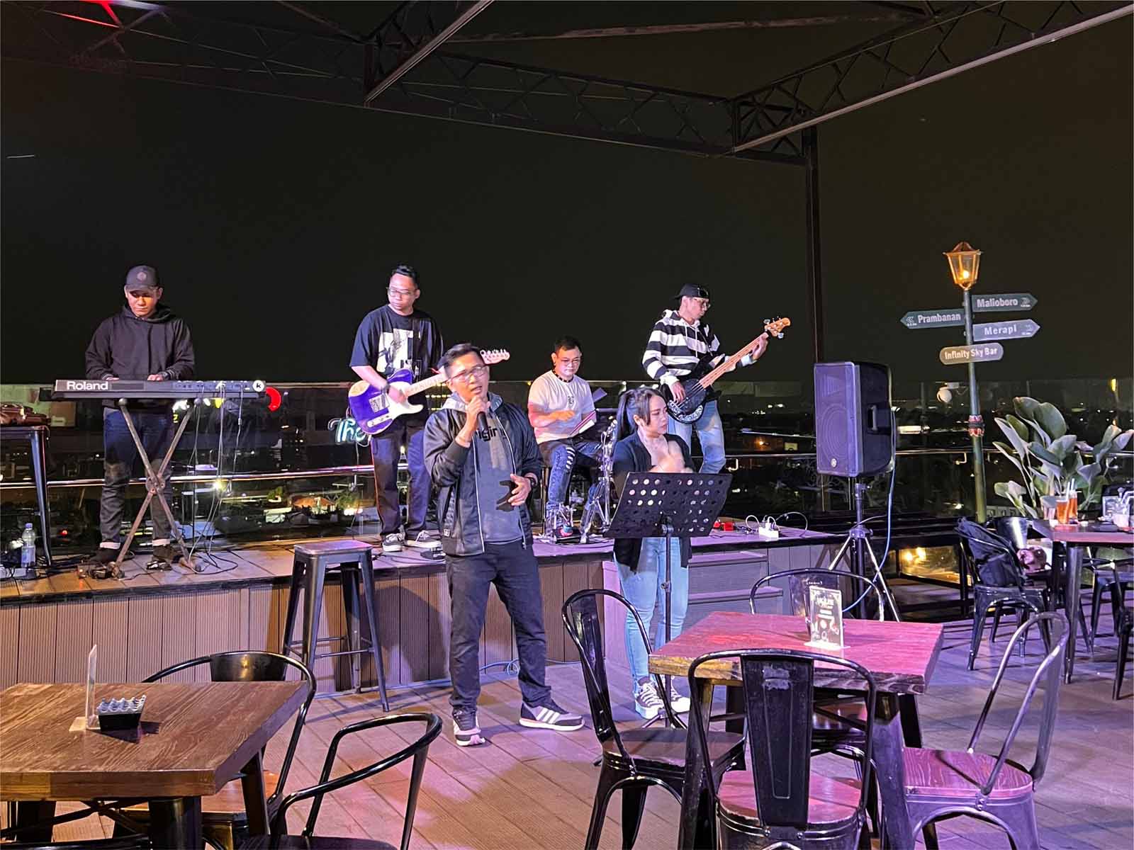 The Infinity Skybar | Platinum Adisucipto Hotel Yogyakarta