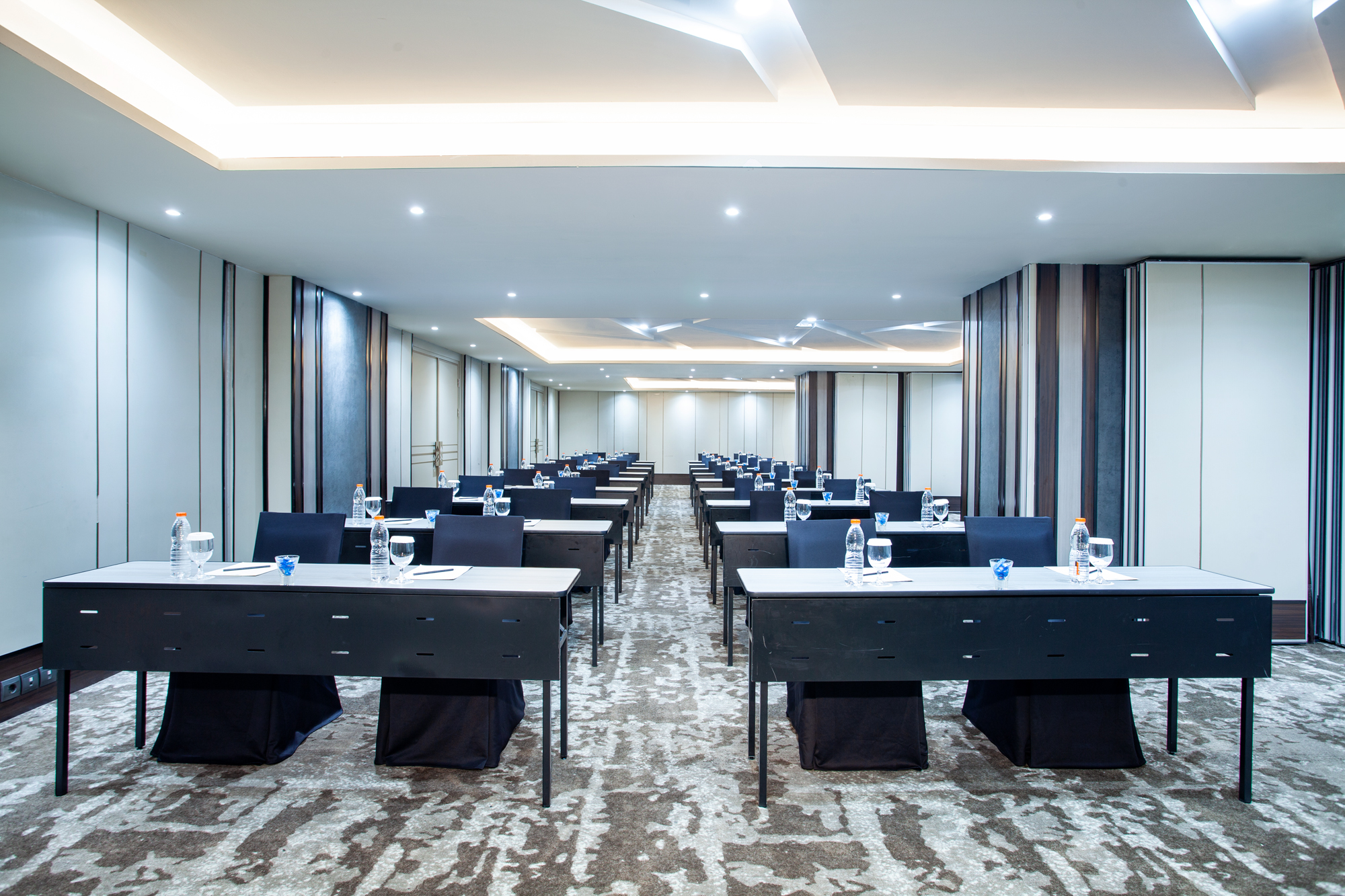 TITANIUM MEETING ROOM